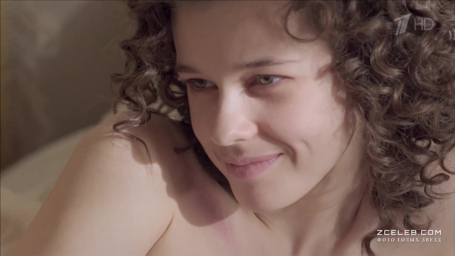 Катерина Шпица слегка засветила грудь в сериале «Куприн. Яма», 2014 / ZCELEB