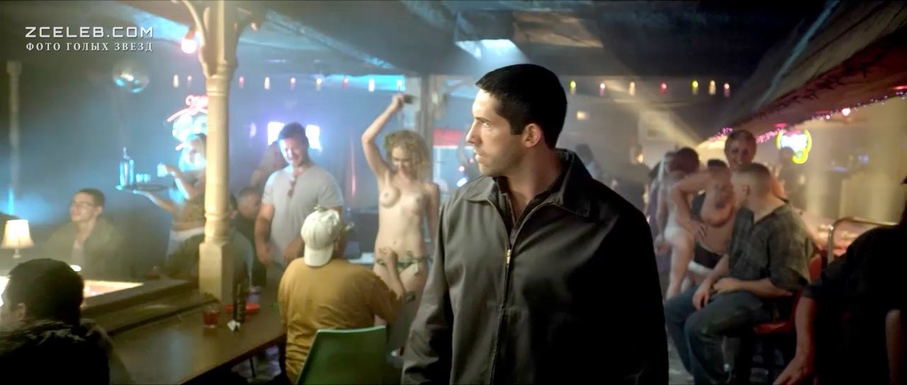 Голая Мария Боннер в фильме «Универсальный солдат 4», 2012 / ZCELEB