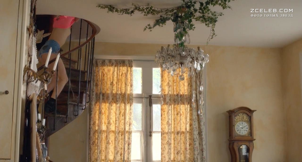 Голая Сара Суко в фильме «Случайно беременна», 2016 / ZCELEB