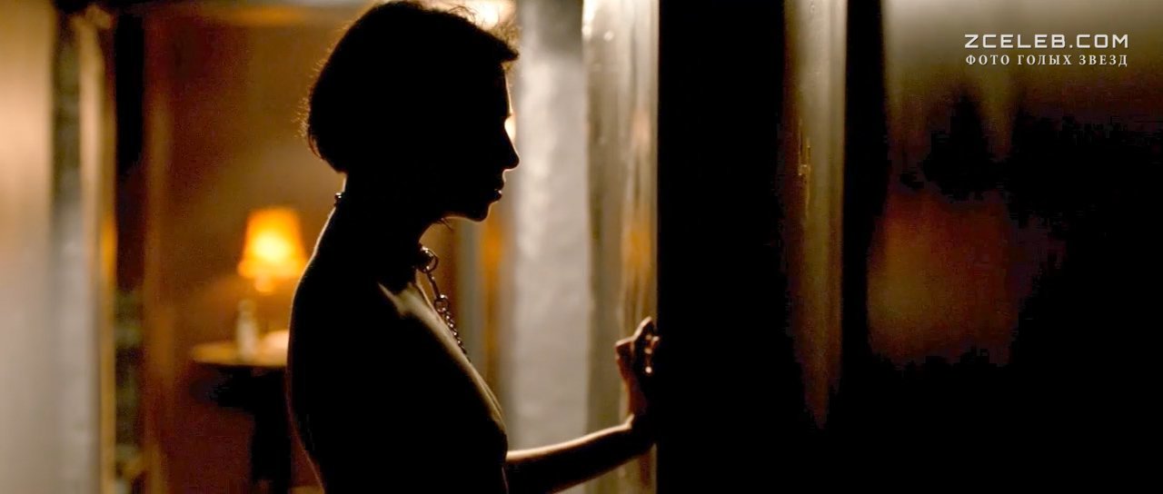 Голая Яаника Арум в фильме «Судная ночь», 2013 / ZCELEB